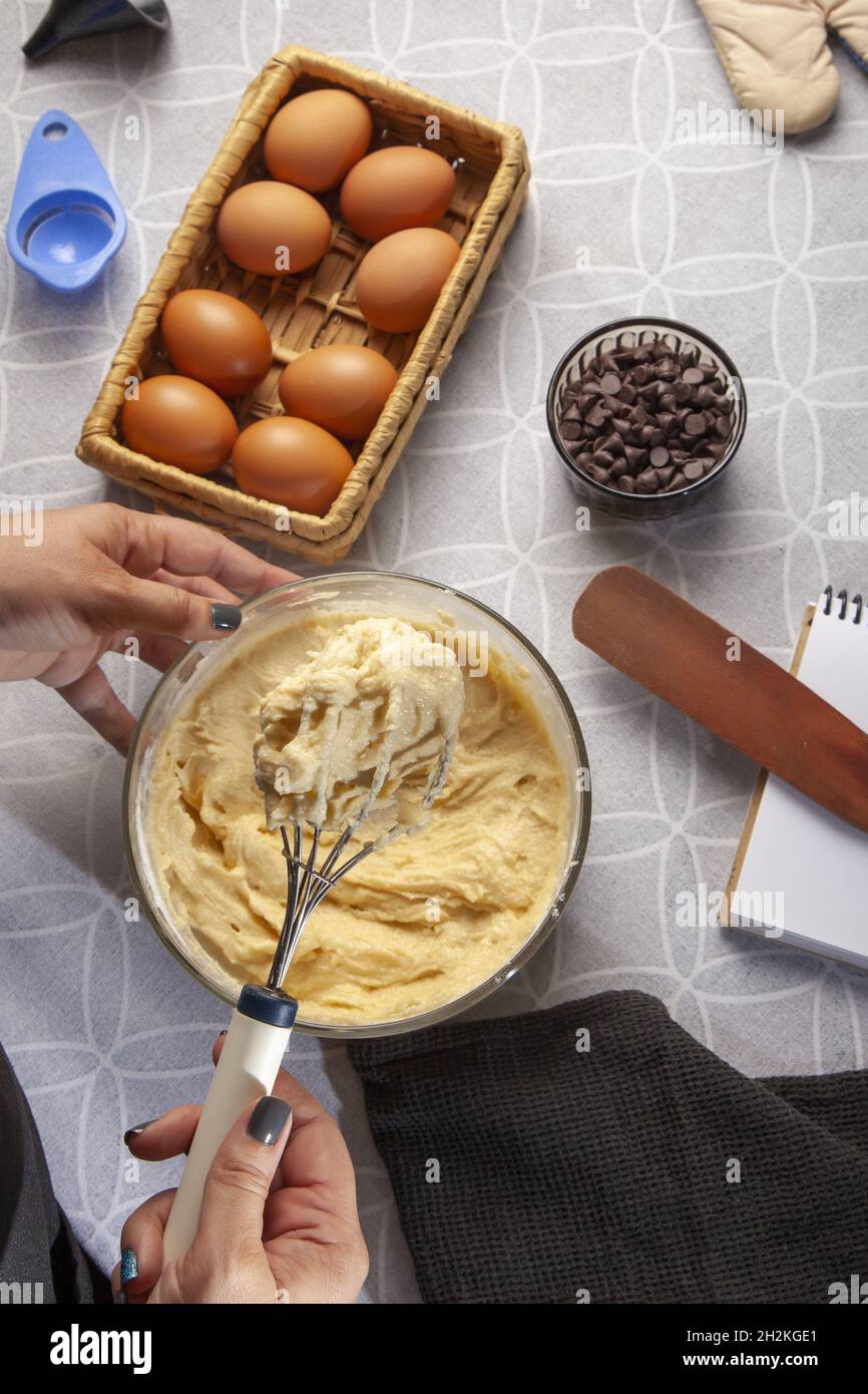 The process of making chocolate chip cookies Stock Photo - Alamy
