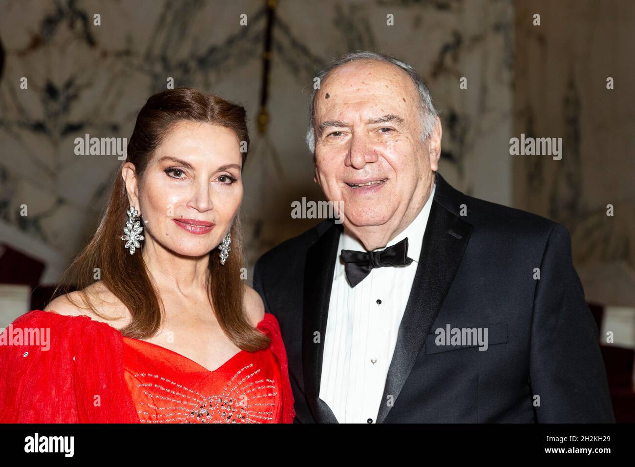 New York, New York, USA. 21st Oct, 2021. Jean Shafiroff wearing gown by ...