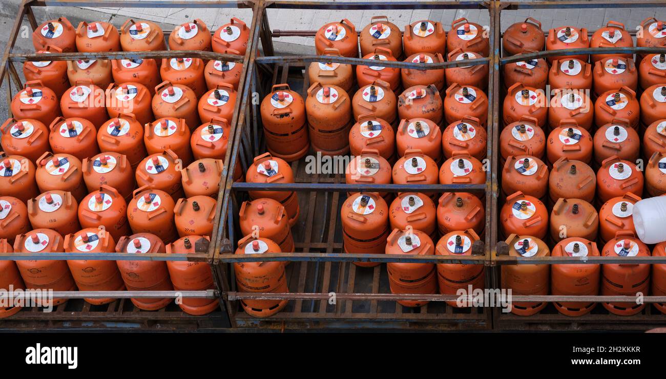 Truck gas cylinders hi-res stock photography and images - Alamy