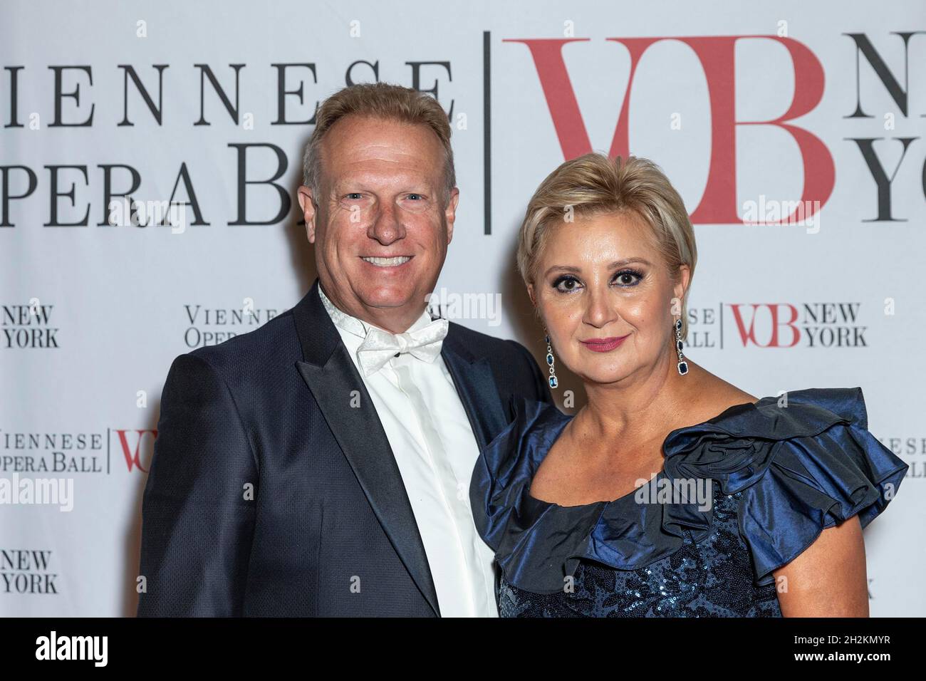 New York, New York, USA. 21st Oct, 2021. Scott Stone and Ana Stone ...