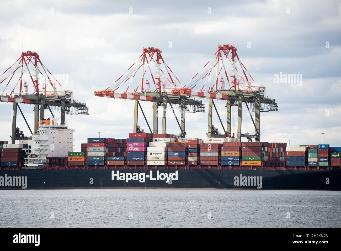 Newark, United States. 22nd Oct, 2021. Shipping containers cargo ships ...
