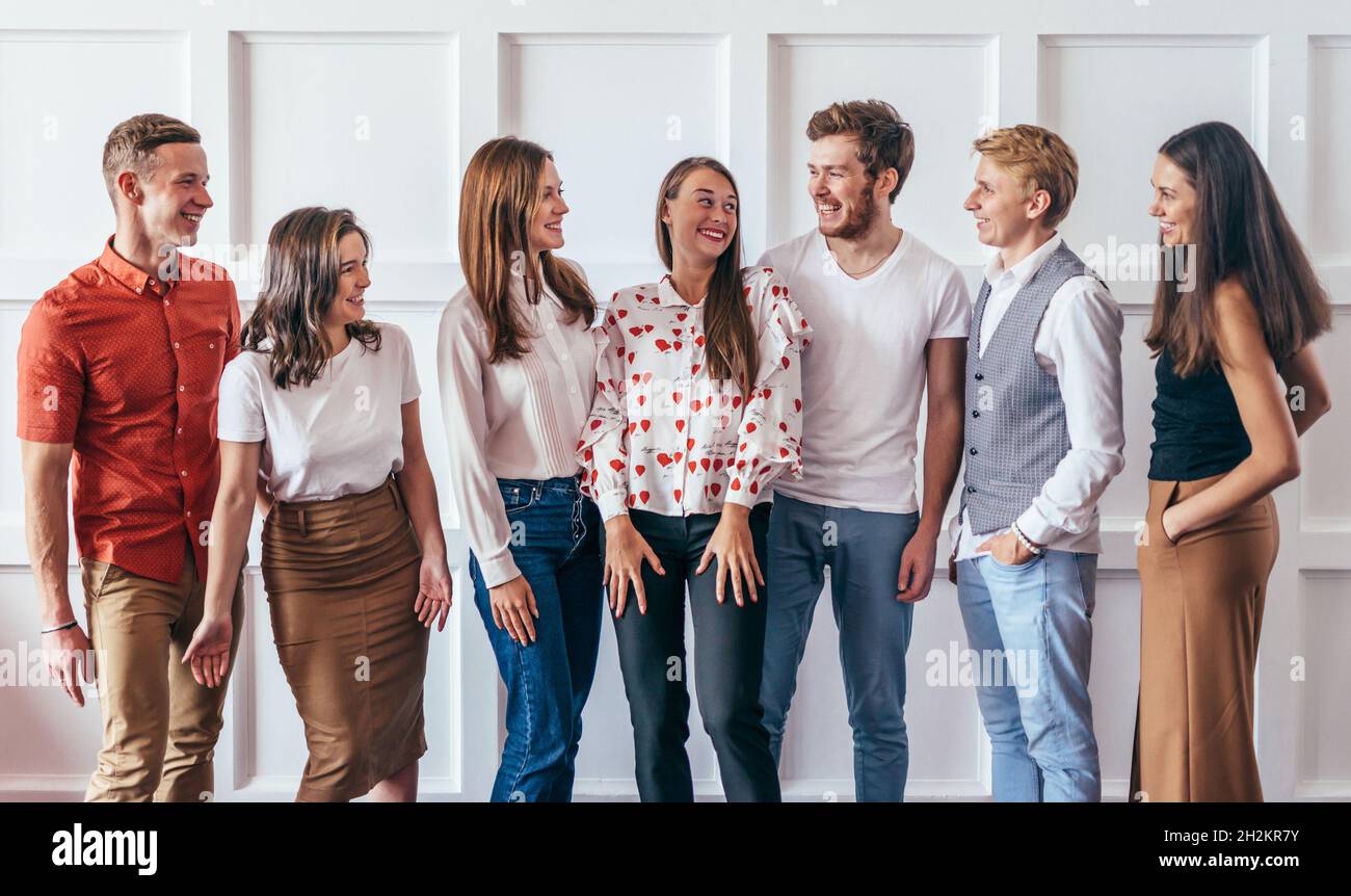 Meet up group hi-res stock photography and images - Alamy