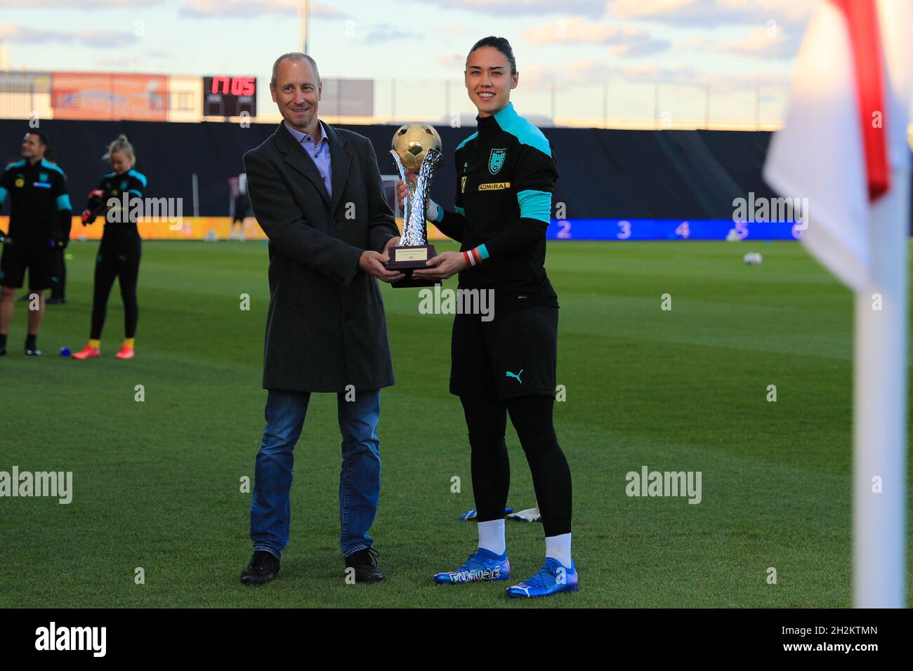 Manuela Zinsberger is presented with the trophy Austrian footballer of ...