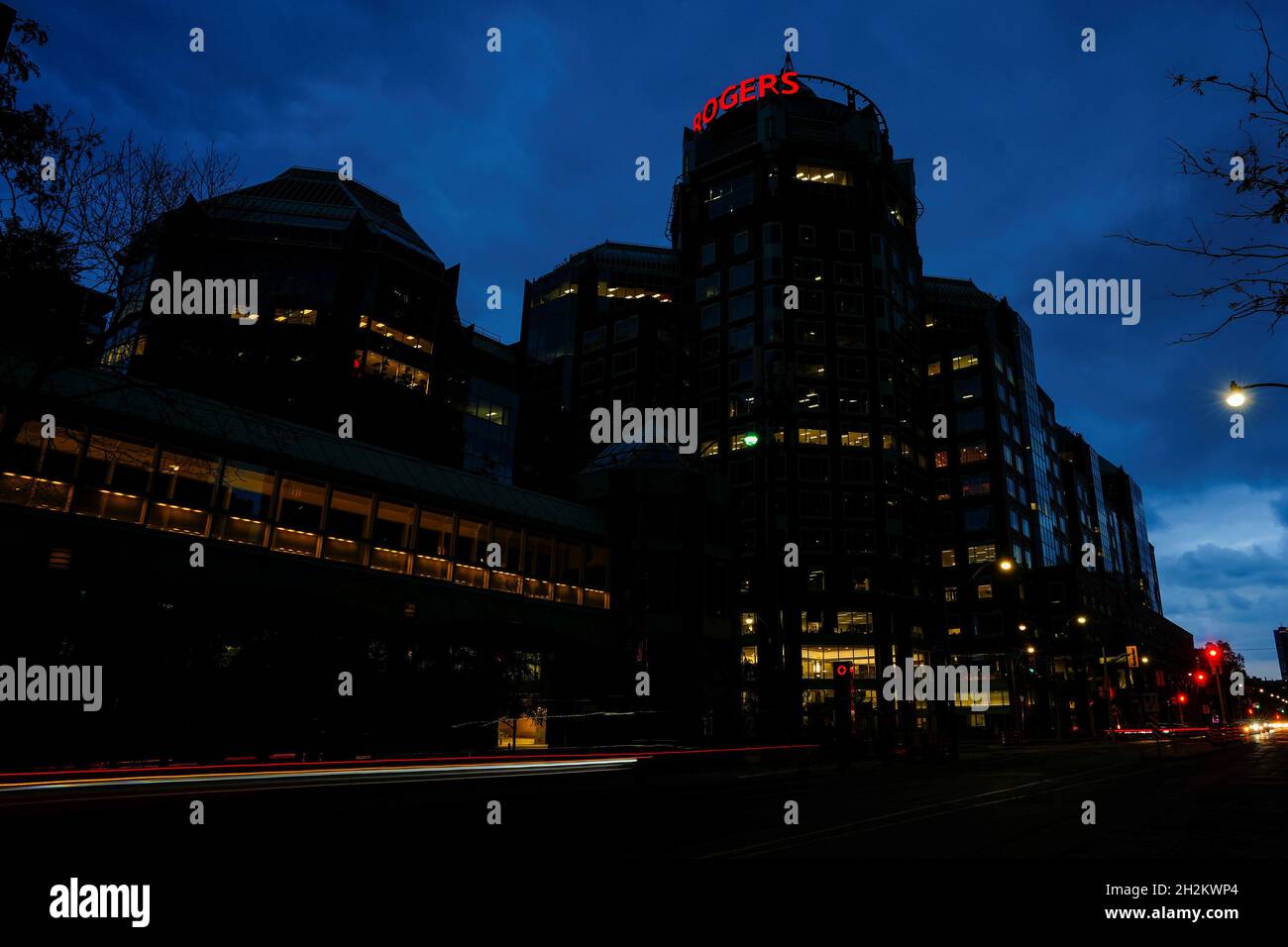 Rogers communications logo hi-res stock photography and images - Alamy