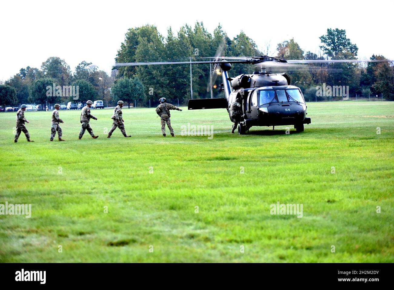 Michigan Army National Guard (MIARNG) Best Warrior competitors board a ...