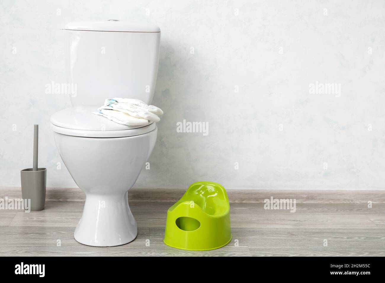 Floor diapers hi-res stock photography and images - Alamy