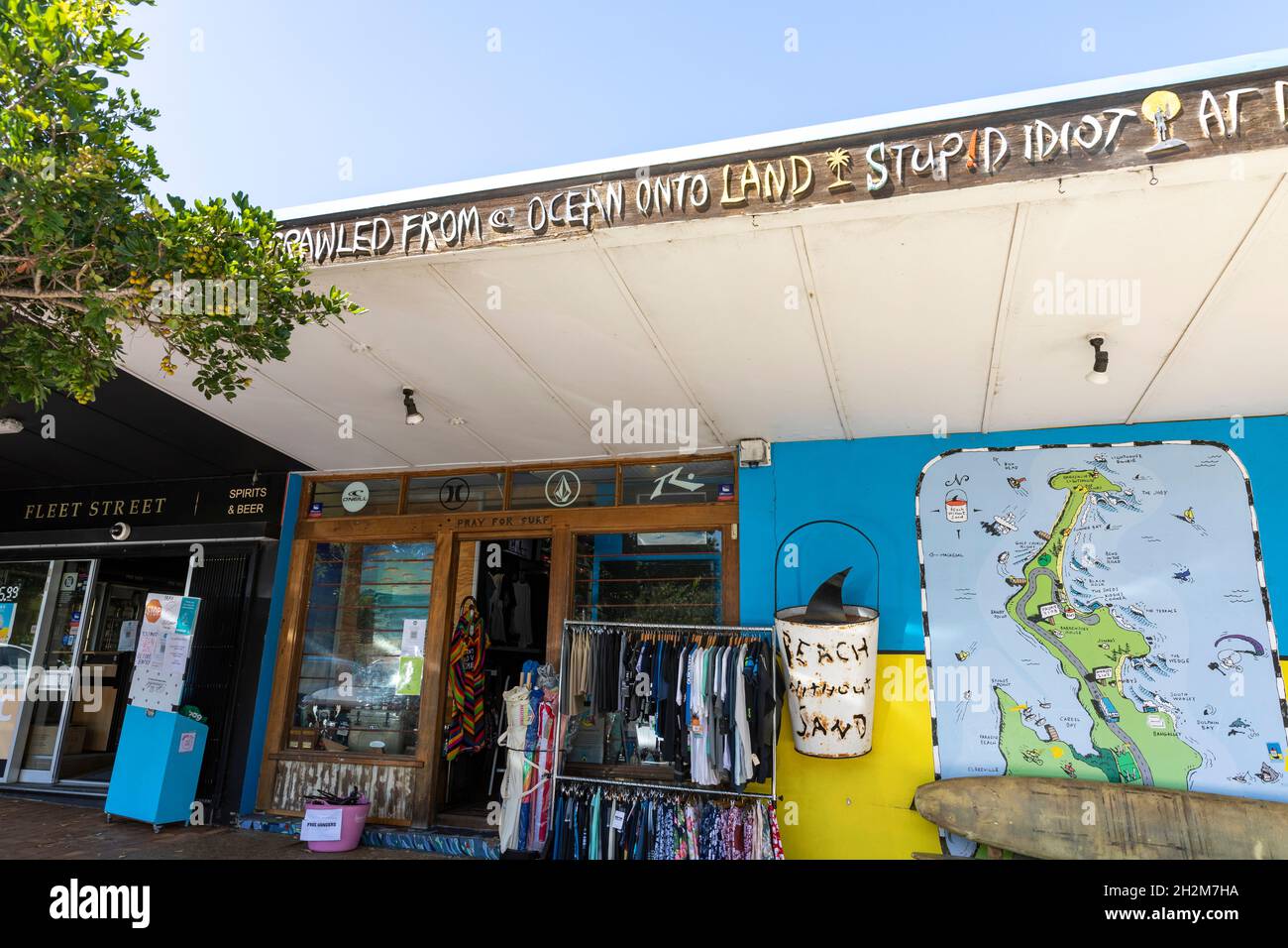 Traditional clothes australia hi-res stock photography and images - Alamy