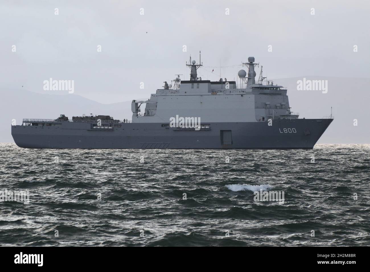 HNLMS Rotterdam (L800), a Rotterdam-class landing platform dock ...