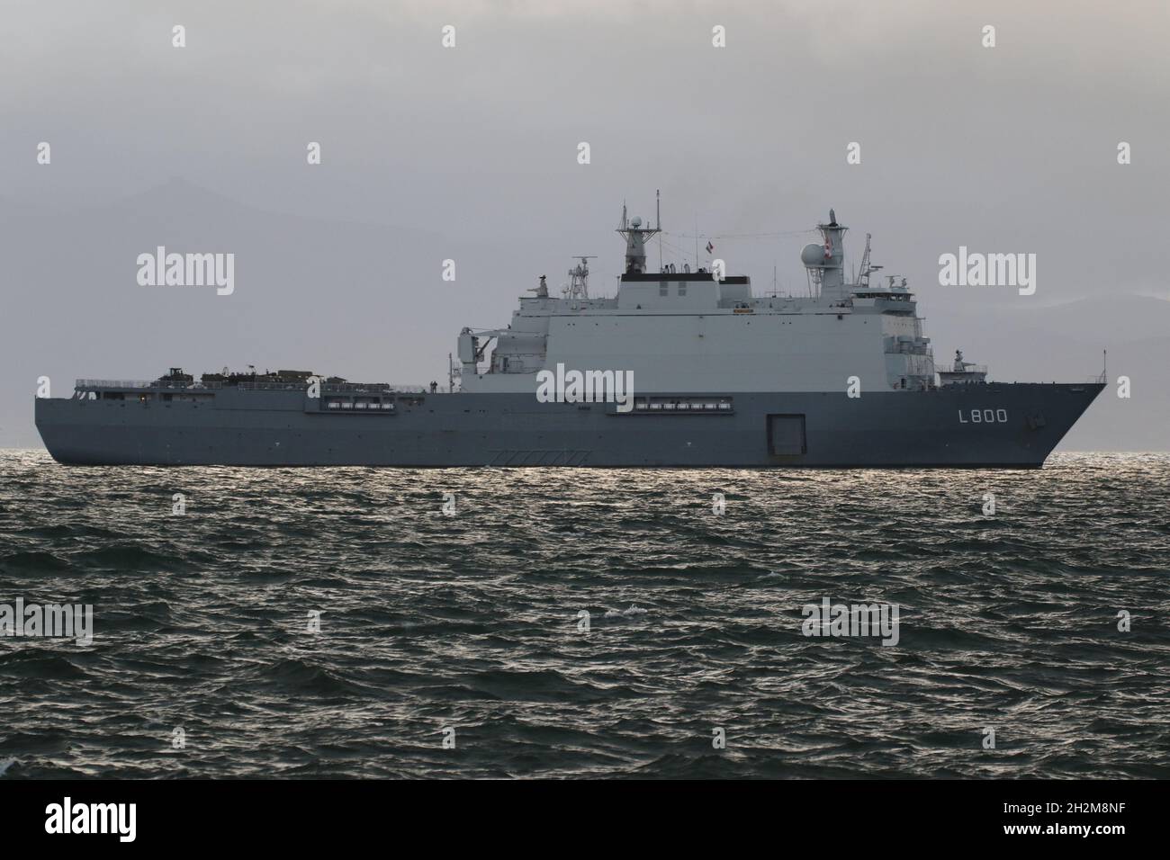 HNLMS Rotterdam (L800), a Rotterdam-class landing platform dock ...