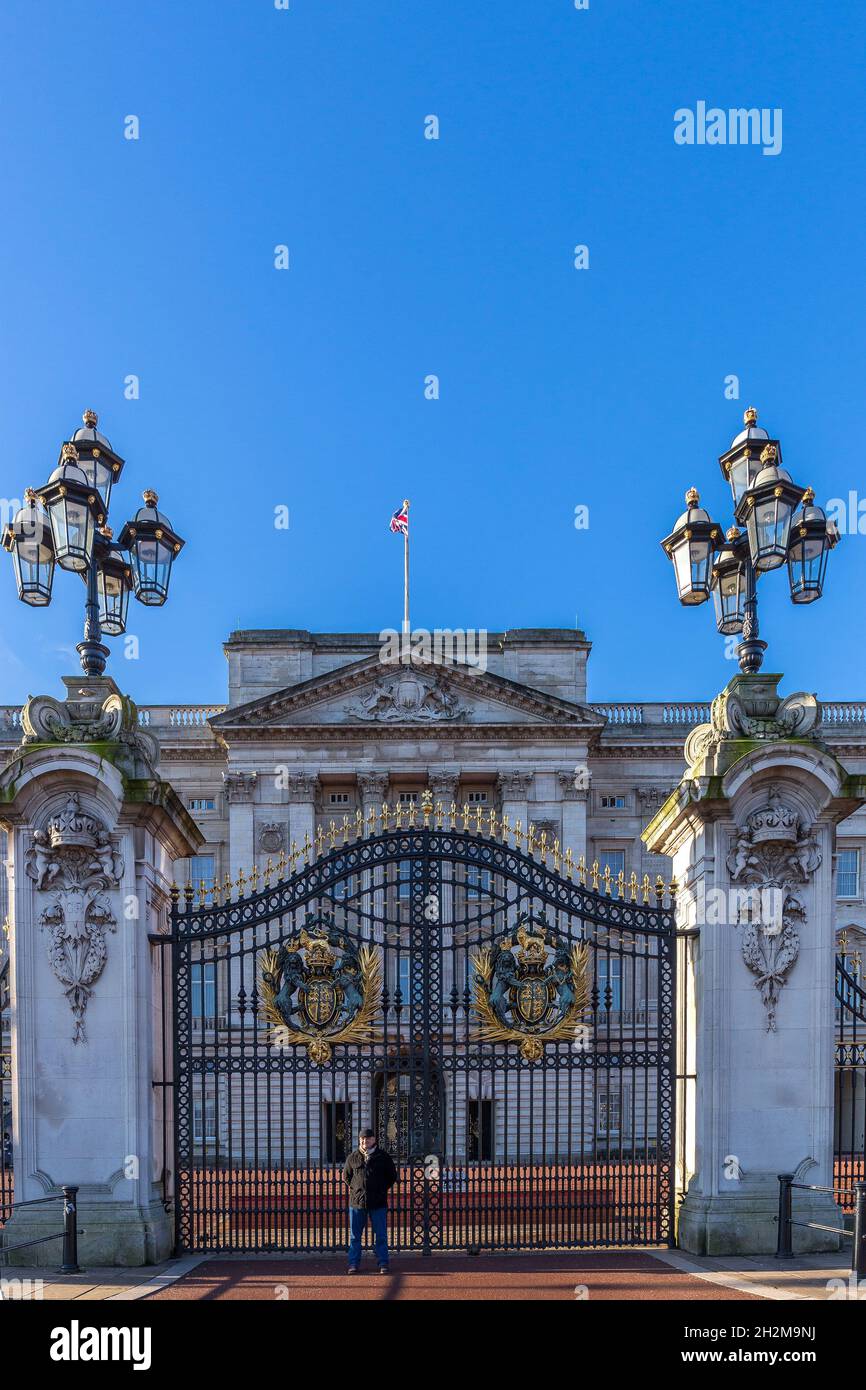 UNITED KINGDOM, LONDON, BUCKINGHAM PALACE, OPENED IN 1703, 77000 M2 ...