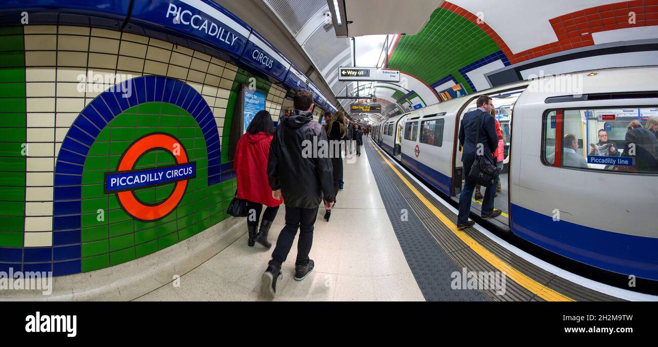 United kingdom london piccadilly circus hi-res stock photography and ...