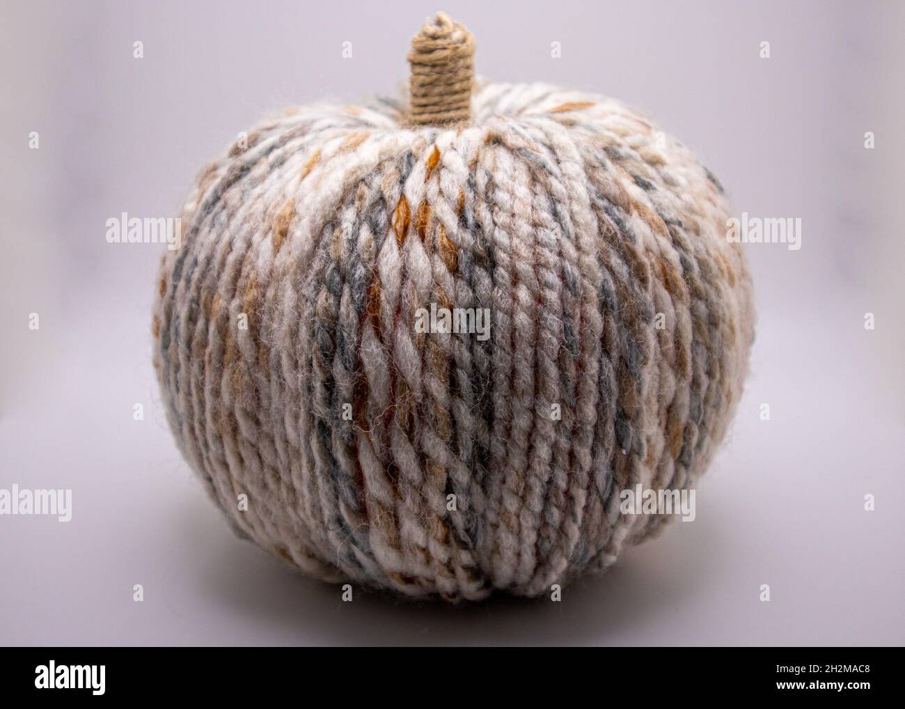 String pumpkin - arts and crafts pumpkin Stock Photo - Alamy