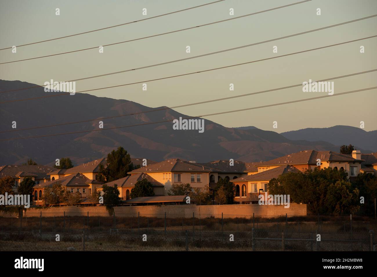 San bernardino california neighborhood hi-res stock photography and ...