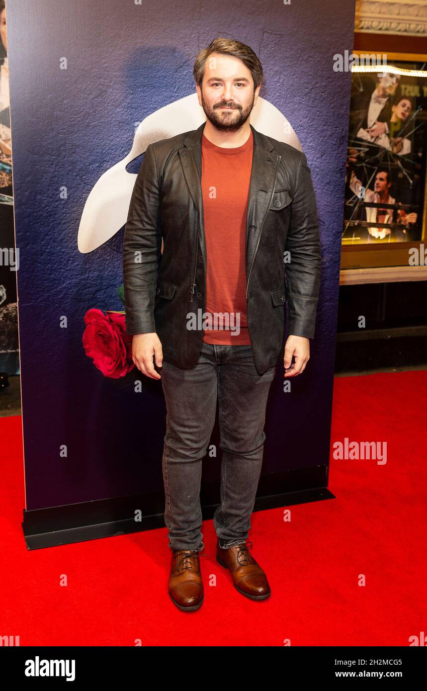 New York, USA. 22nd Oct, 2021. Alex Brightman attends The Phantom of ...