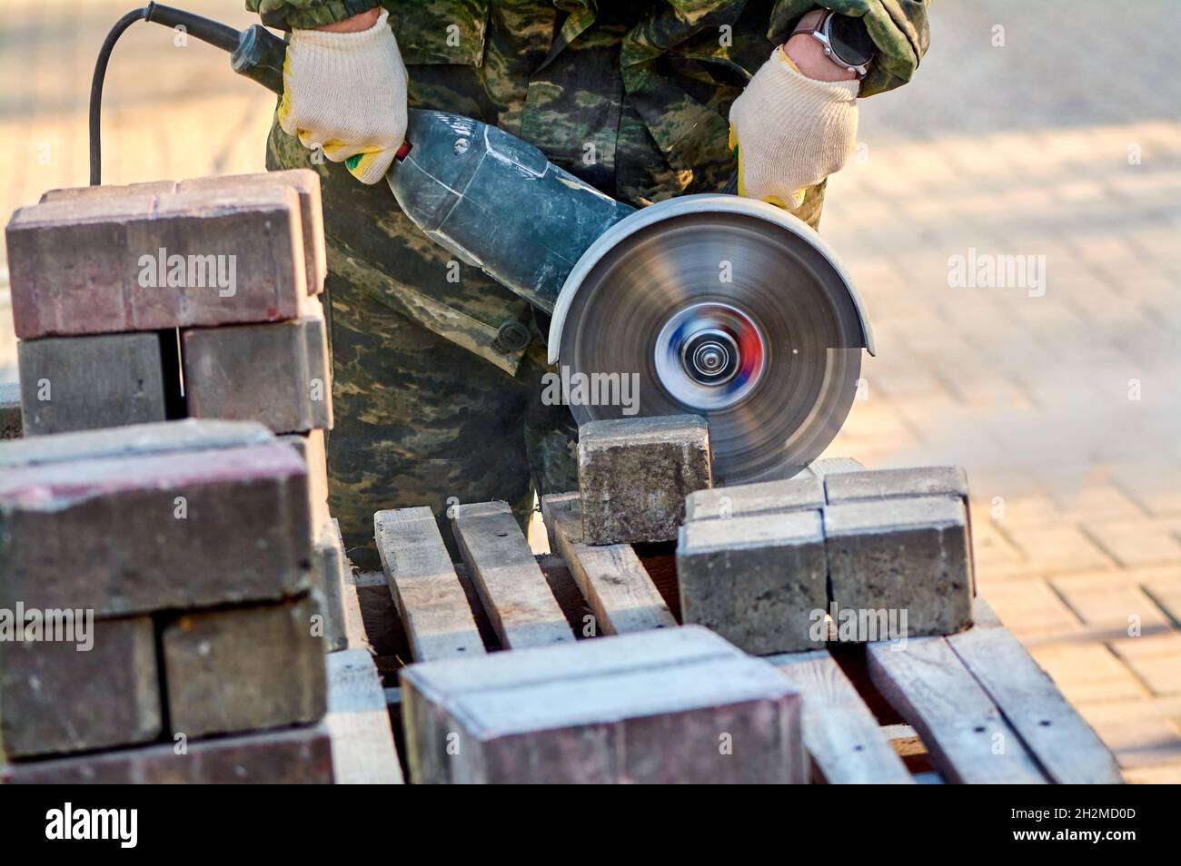 Cuts paving slabs hi-res stock photography and images - Alamy