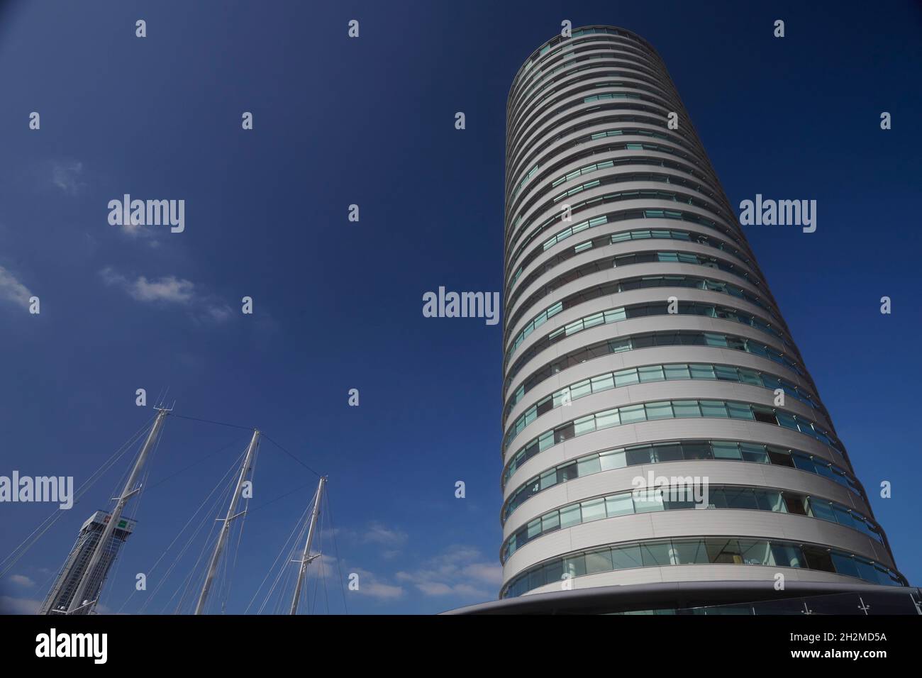 High rise in the city of Rotterdam Stock Photo - Alamy