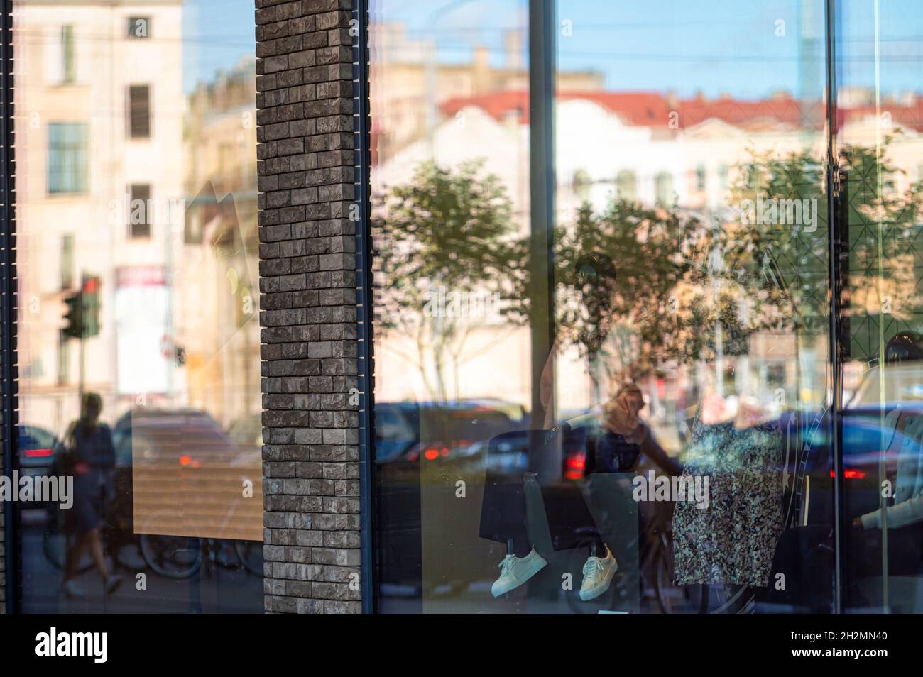 Bus public transport windows window reflected hi-res stock photography ...