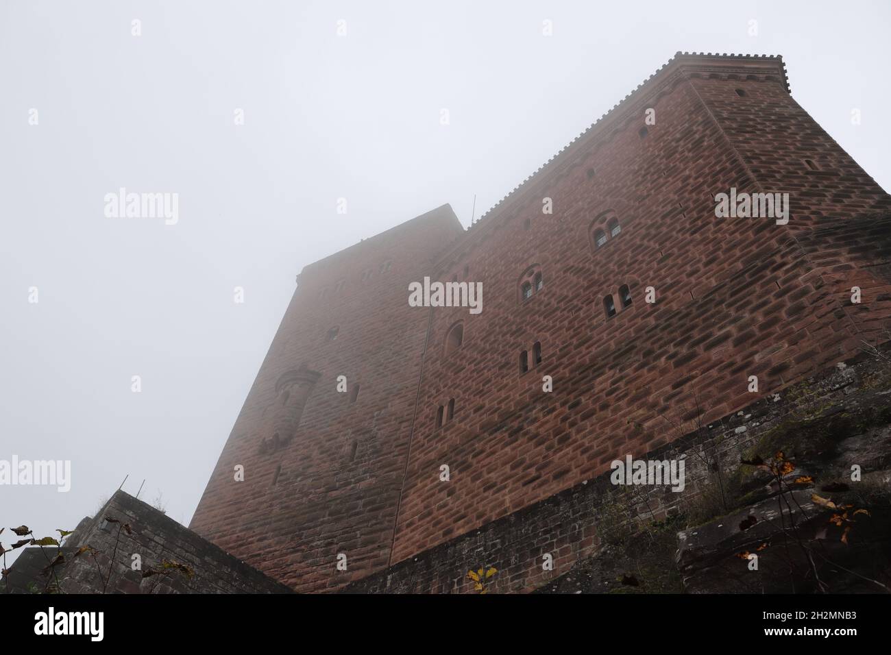 Tower of trifels castle hi-res stock photography and images - Alamy