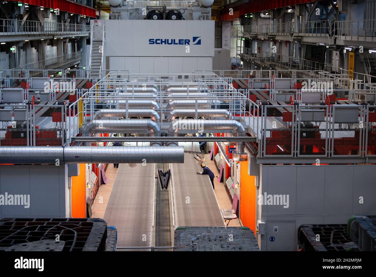 Bmw production line hi-res stock photography and images - Alamy