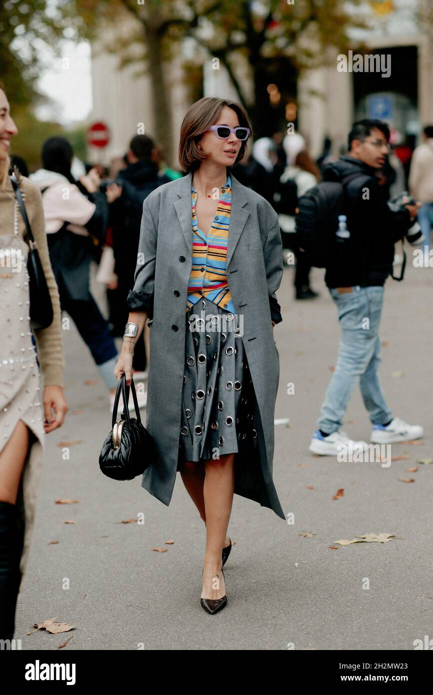 Street style, Natasha Goldenberg arriving at Miu Miu Spring Summer 2022 ...