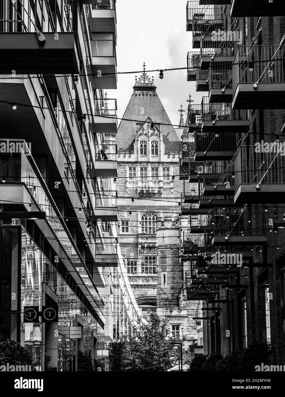 Cathedral days Black and White Stock Photos & Images - Alamy