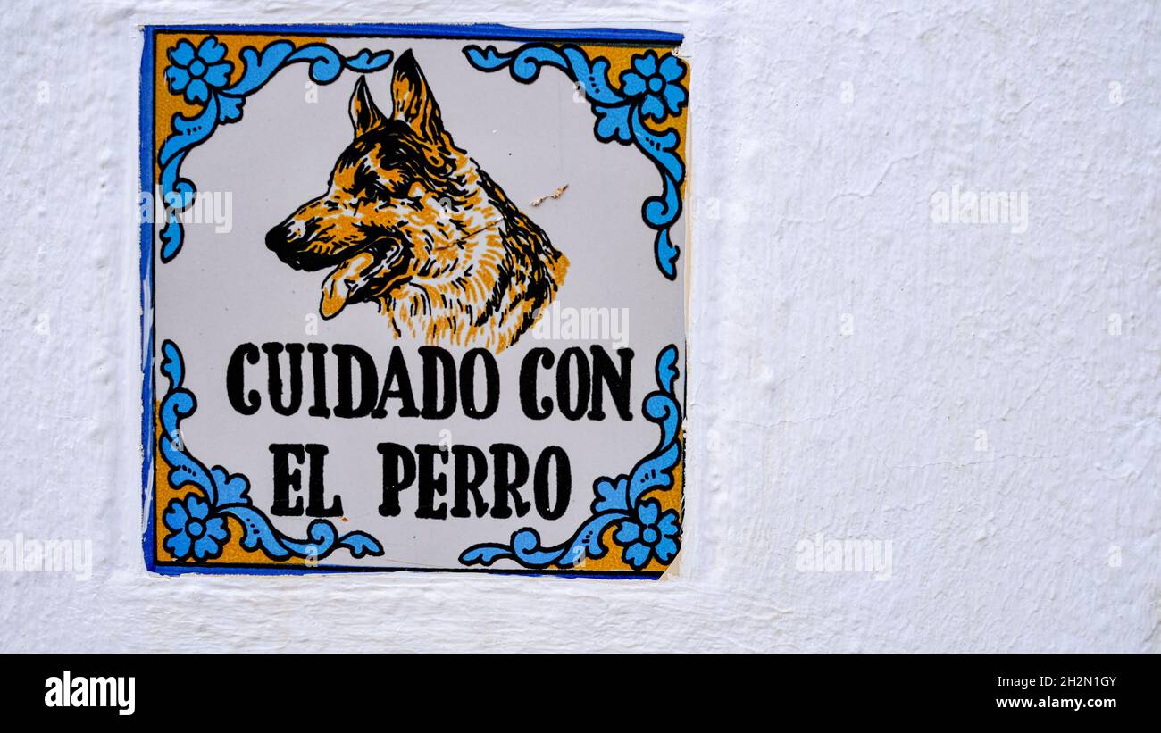 table in Spanish: beware of the dog. German Shepherd text and drawing ...