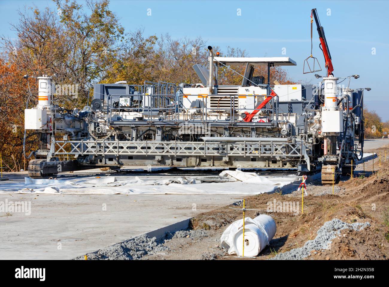 Construction of a solid reinforced road, a high performance concrete ...