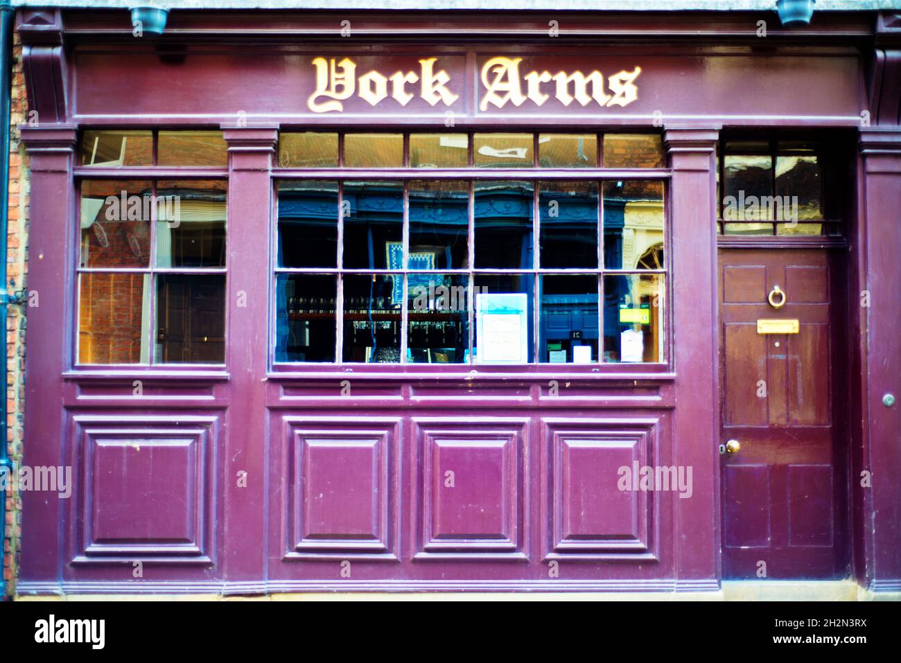 The York Arms closed, High Petergate, York, England Stock Photo - Alamy