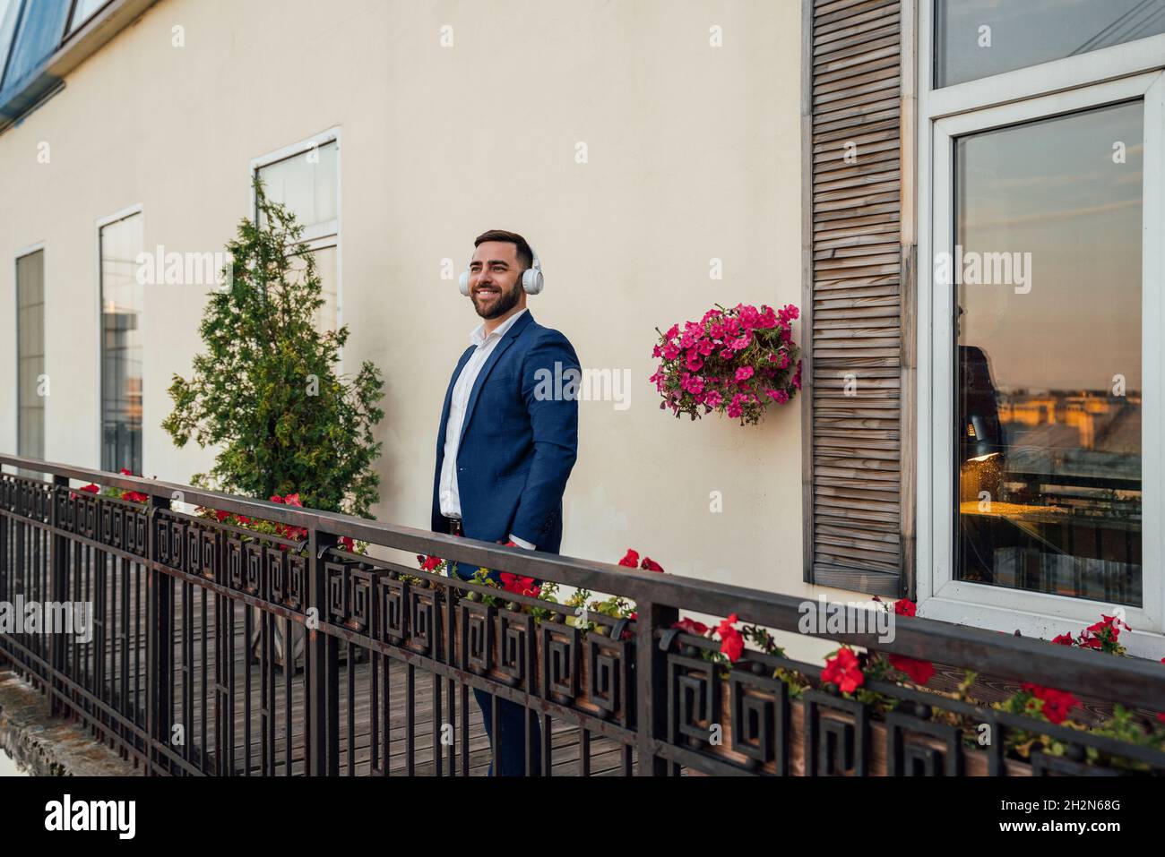Person balcony hi-res stock photography and images - Alamy