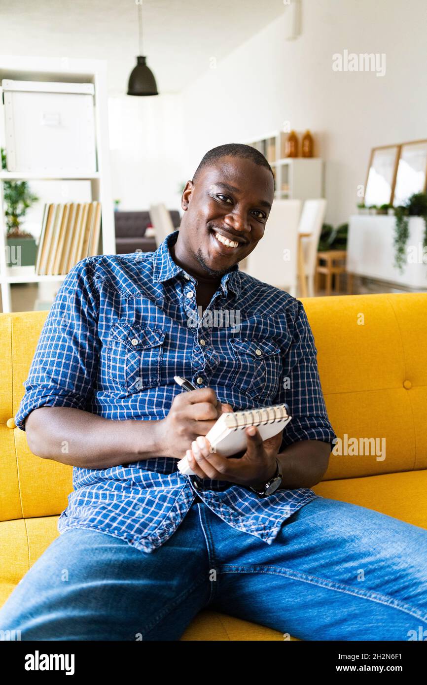 Note sofa hi-res stock photography and images - Alamy