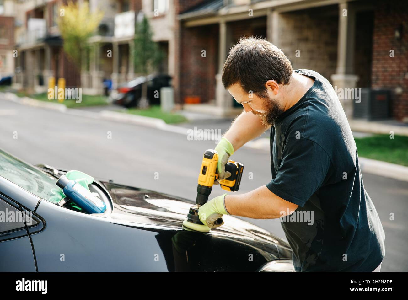 Auto service staff hand hi-res stock photography and images - Alamy