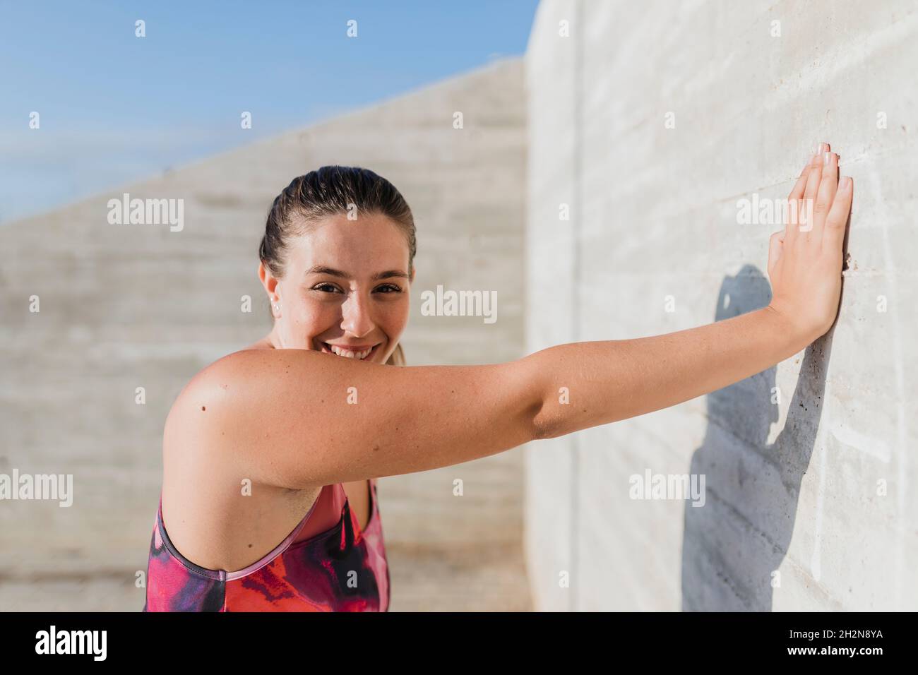 Side view positive sportswoman hi-res stock photography and images - Alamy