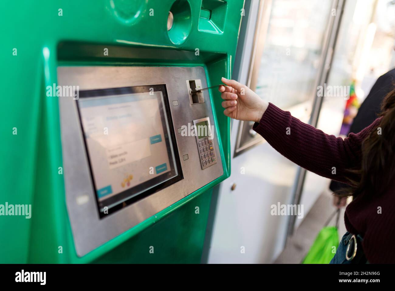 Digital ticket machine hi-res stock photography and images - Alamy