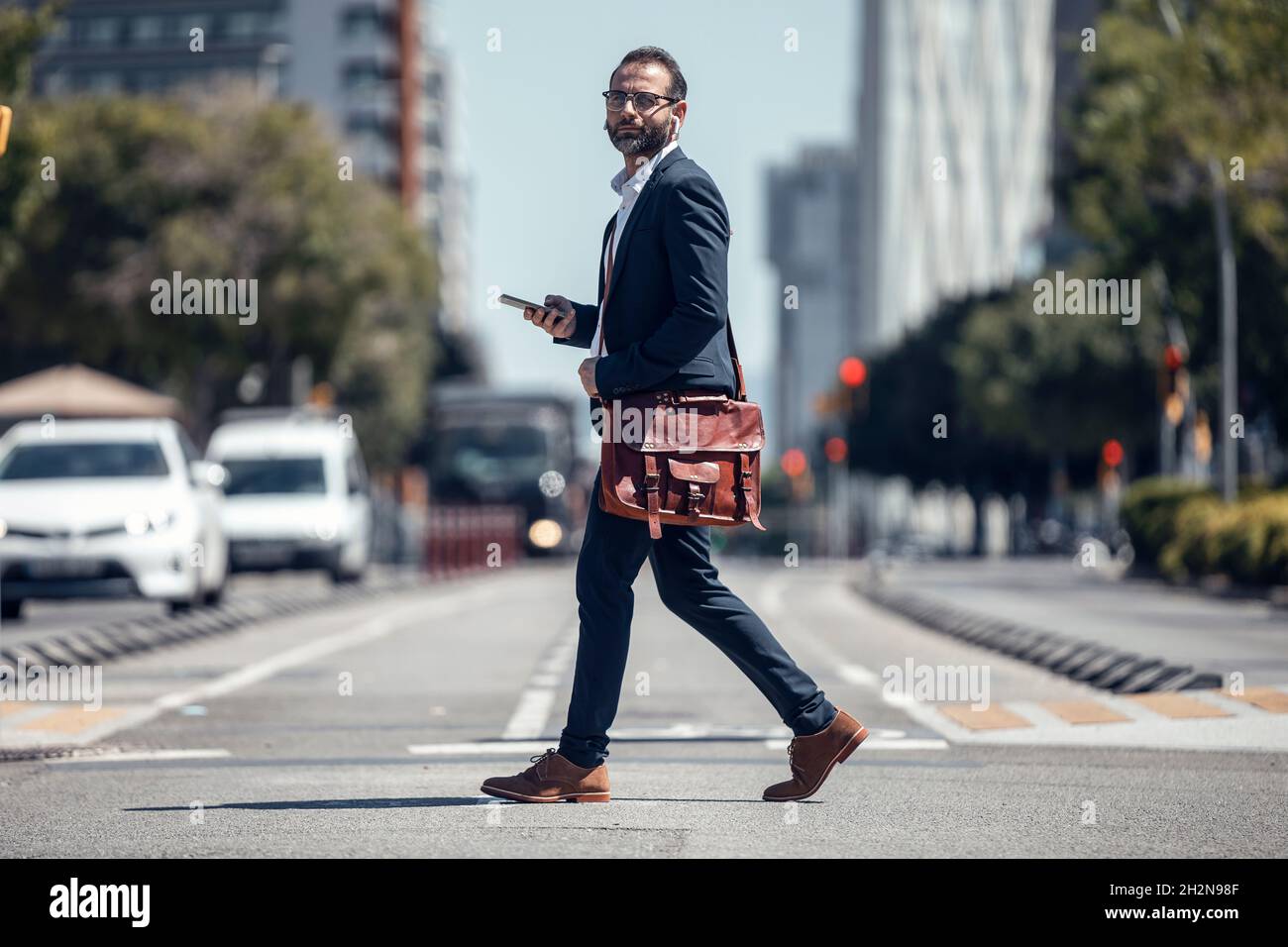 Man crossbody bag hi-res stock photography and images - Alamy
