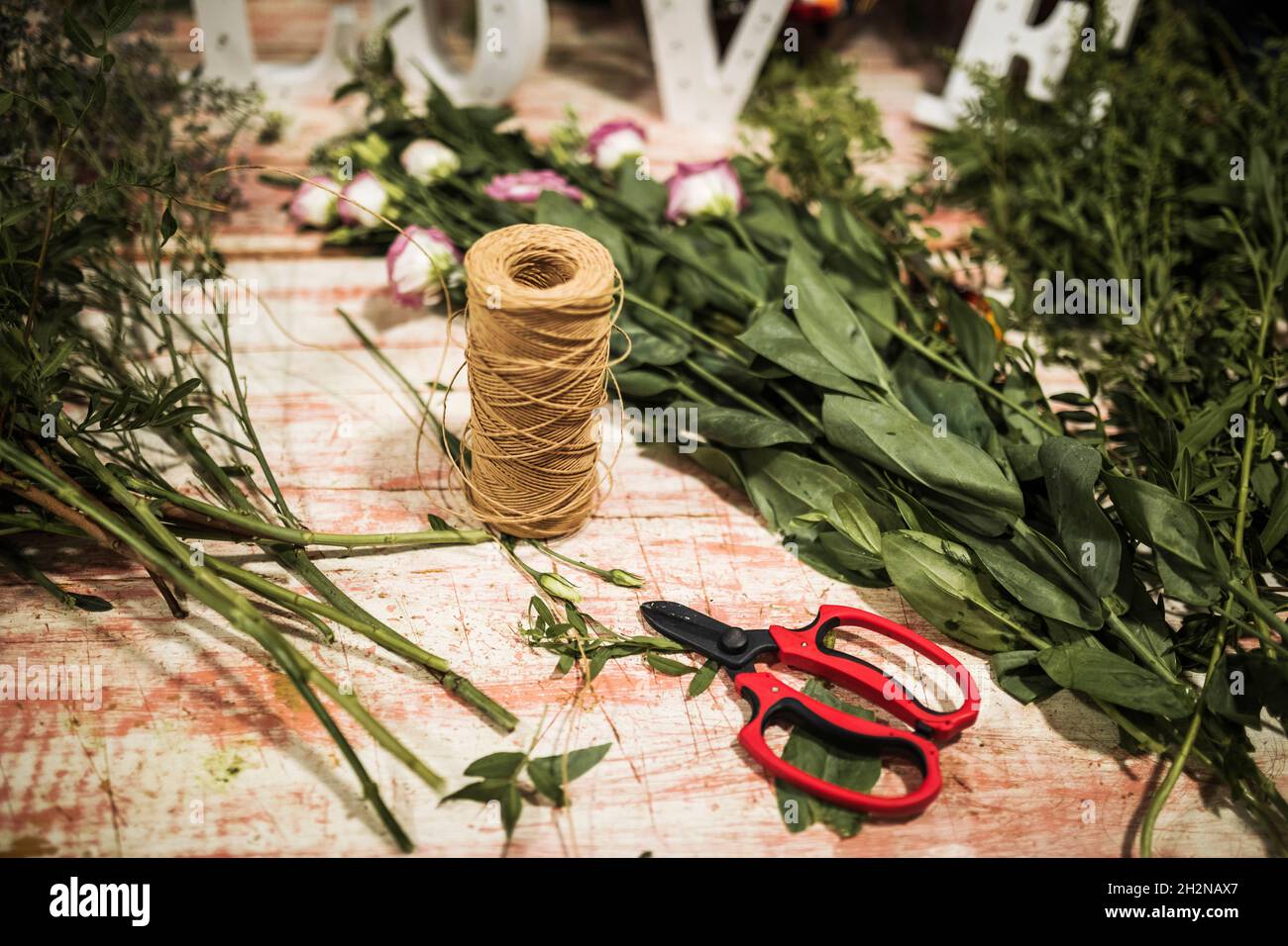 Cutting bun hi-res stock photography and images - Alamy