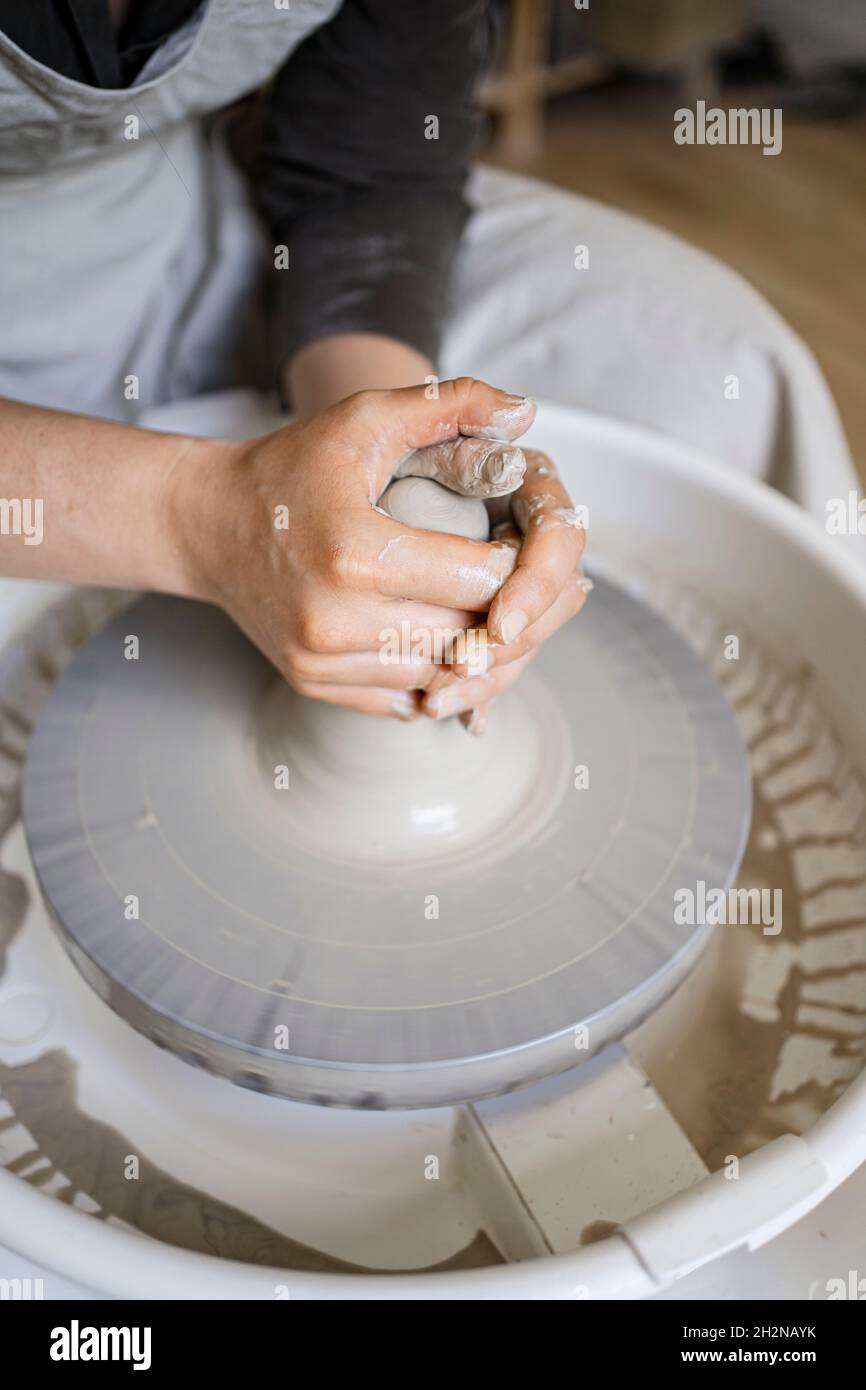Hand moulding clay hi-res stock photography and images - Alamy