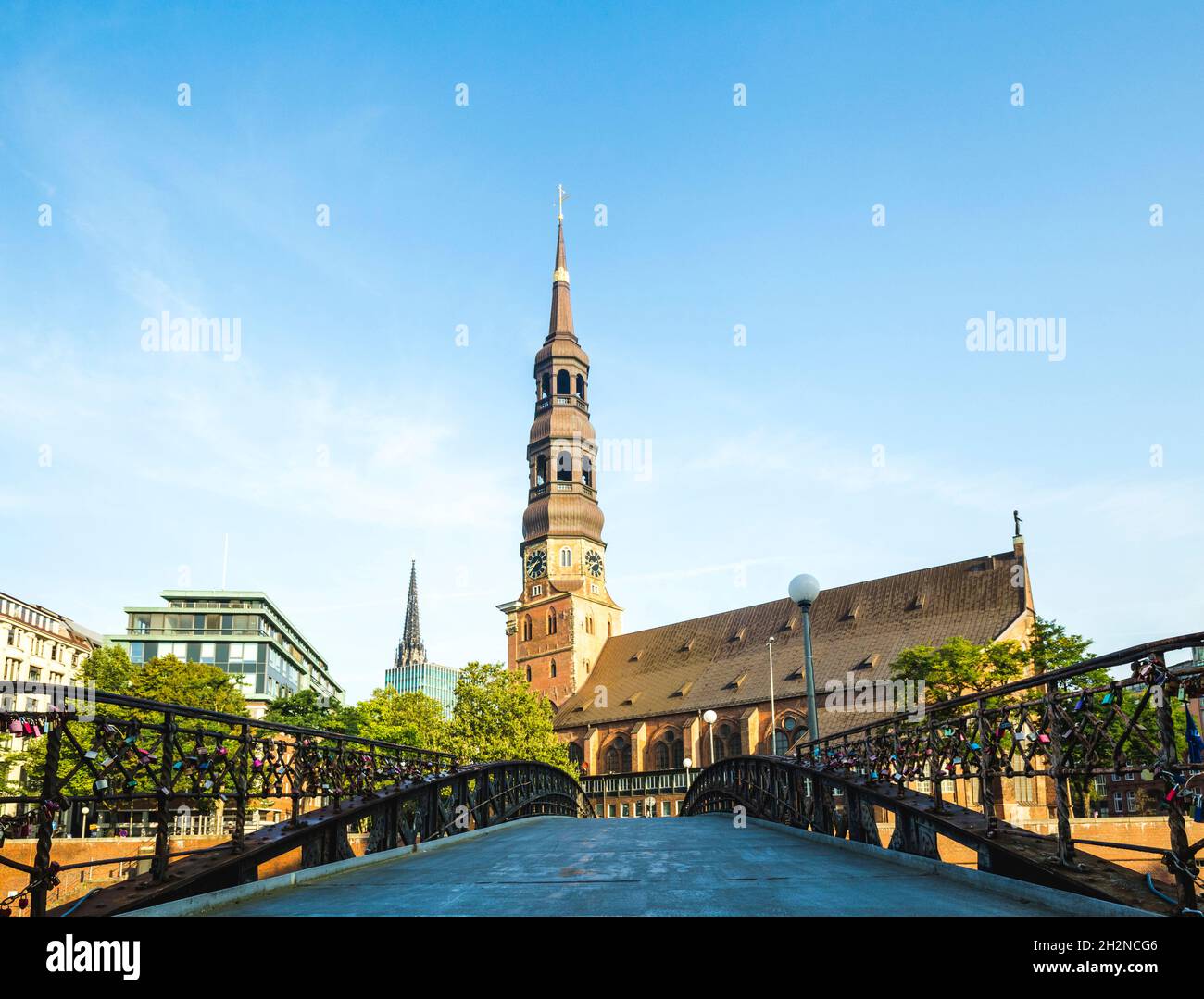 Germany hamburg brooksfleet canal hi-res stock photography and images ...