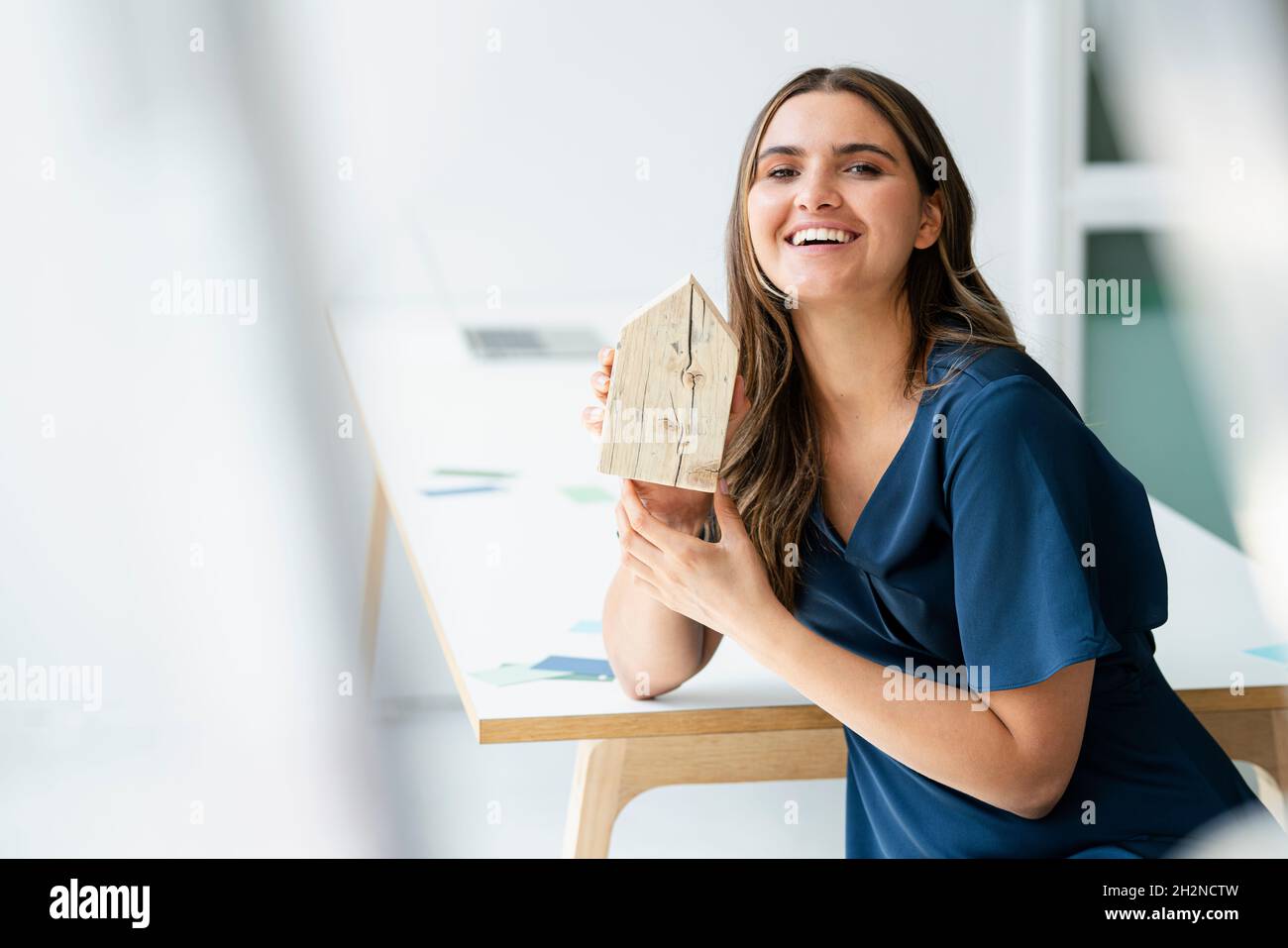 Architect female desk hi-res stock photography and images - Alamy