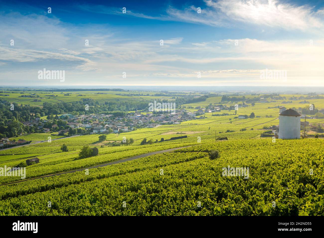 Le village de Cercié au lever du jour, Beaujolais, France Stock Photo ...