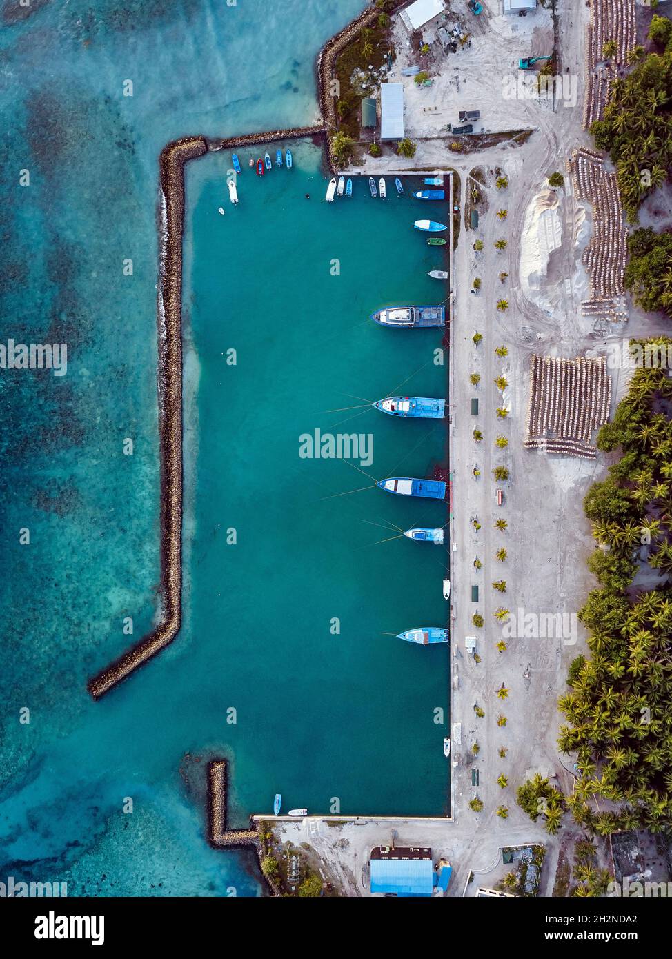 Maldives, Meemu Atoll, Mulah, Aerial view of marina of inhabited island ...