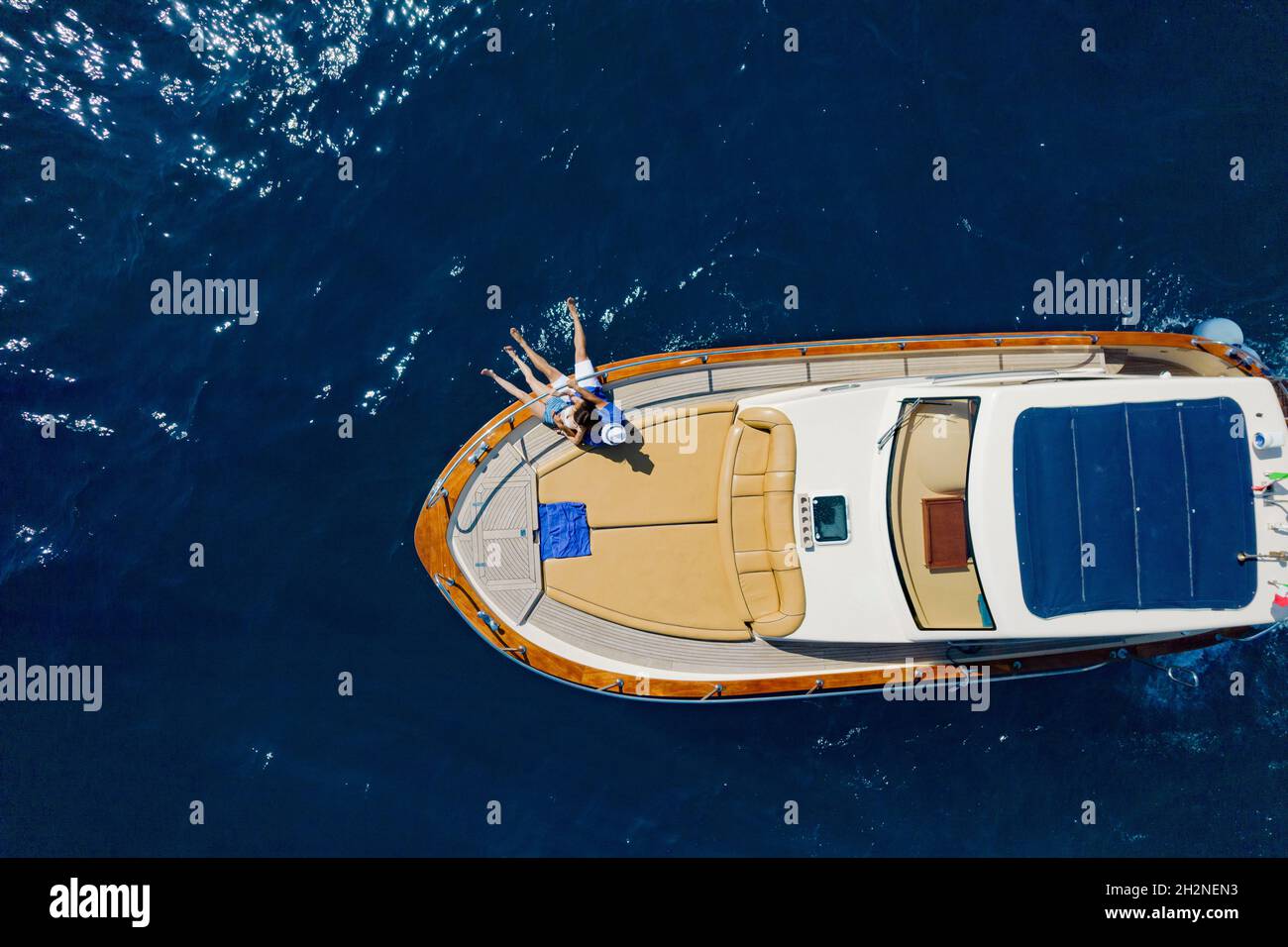 Couple motorboating hi-res stock photography and images - Alamy