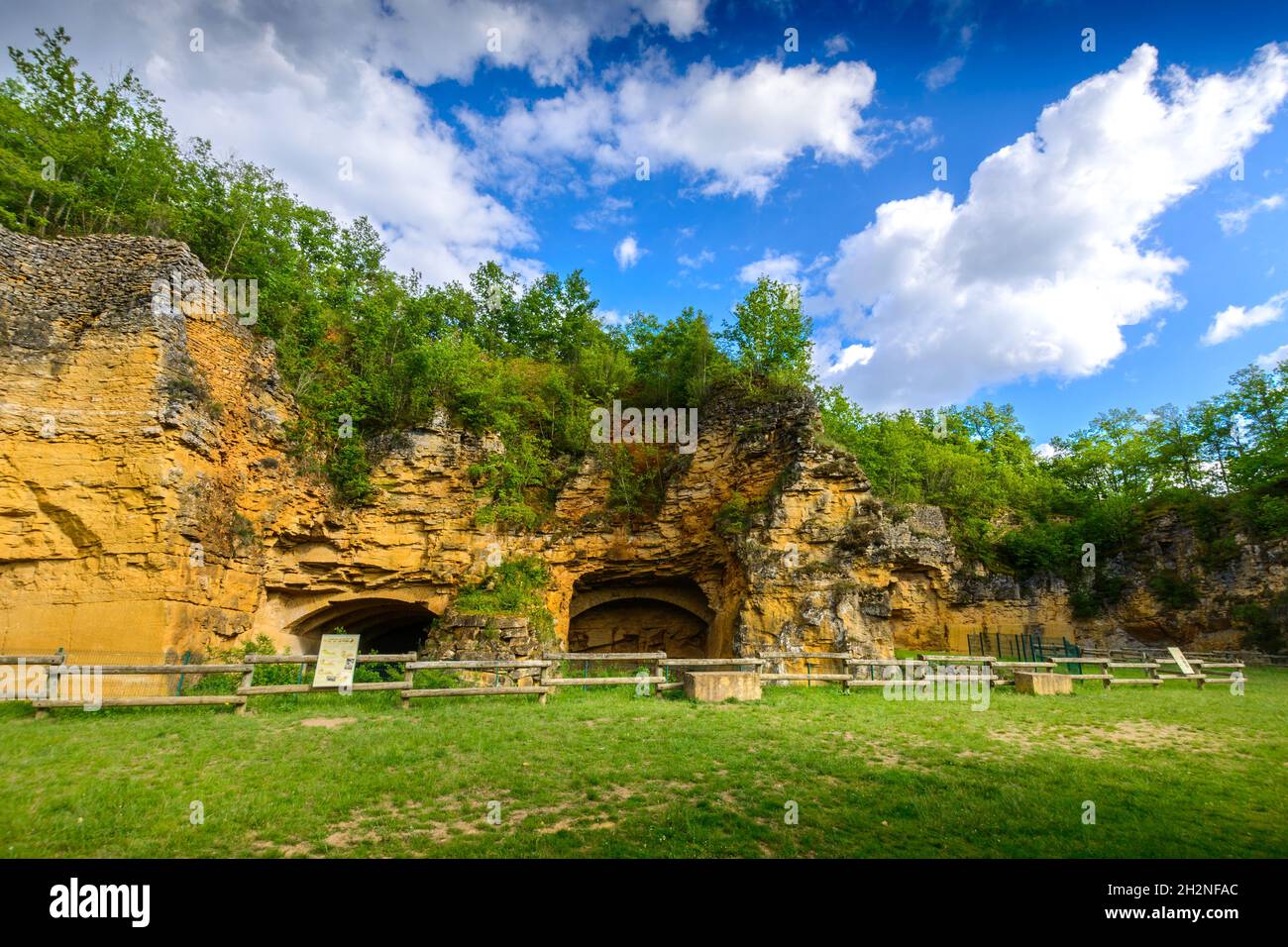 Paysage calcaire hi-res stock photography and images - Alamy