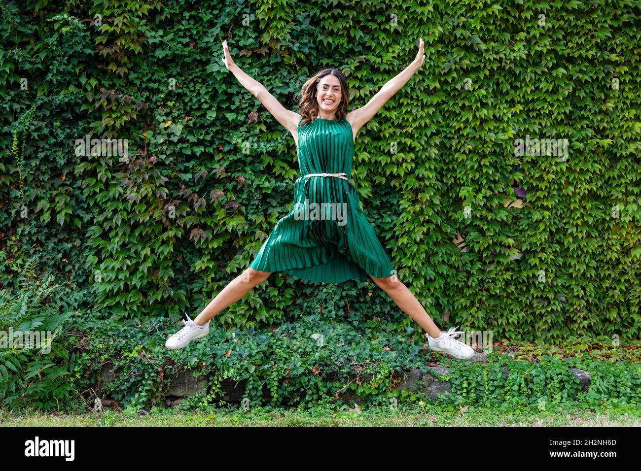 Ivy creeping woman hi-res stock photography and images - Alamy