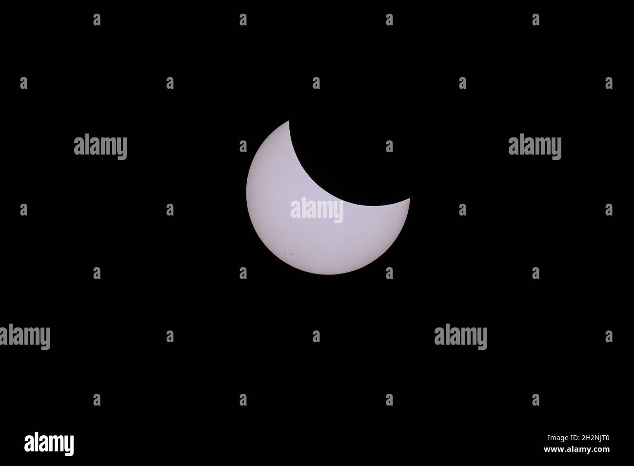 Stages of solar eclipse on cloudless sky | Partial solar eclipse ...