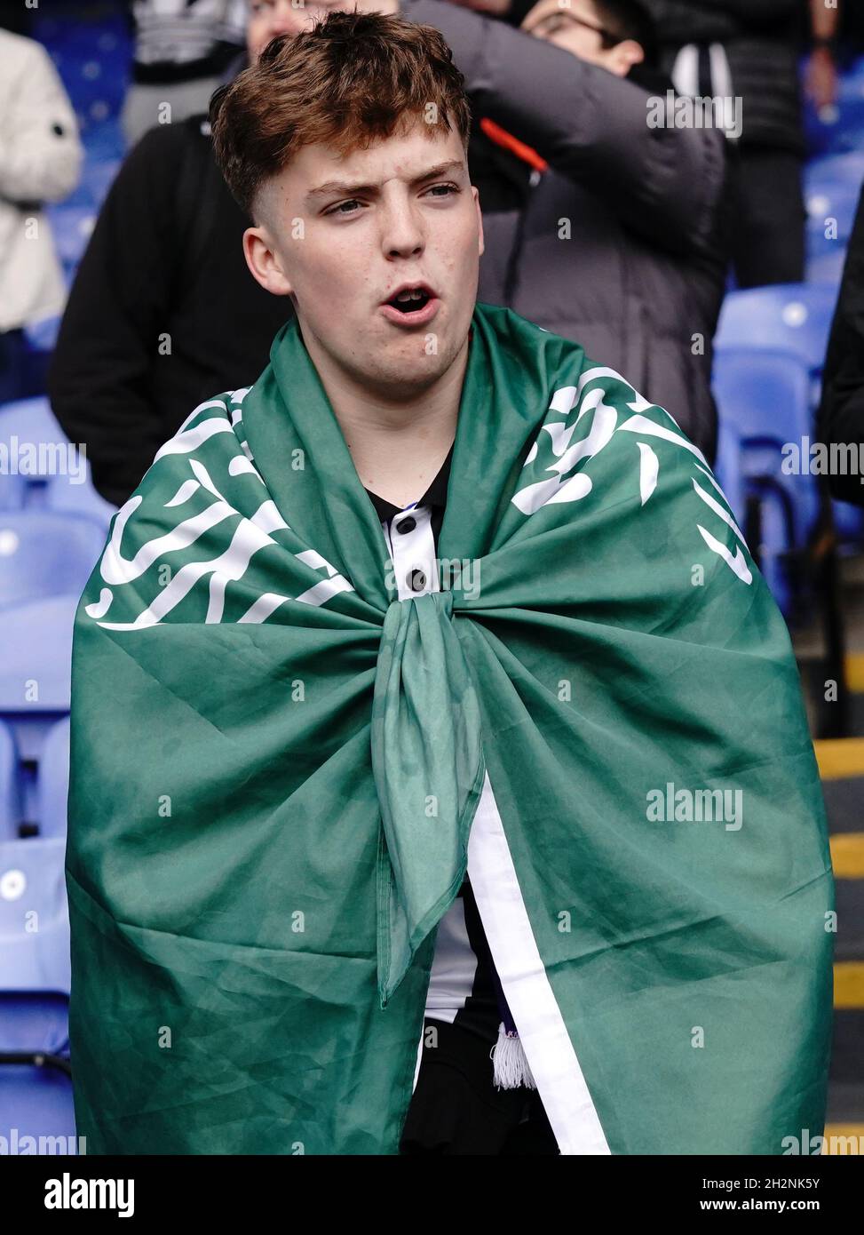 Newcastle fan saudi arabia flag hi-res stock photography and images - Alamy