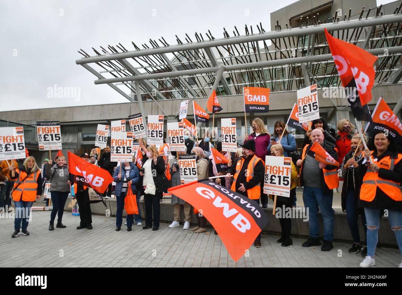 Edinburgh, UK. October 23 2021. GMB union members gather at the ...