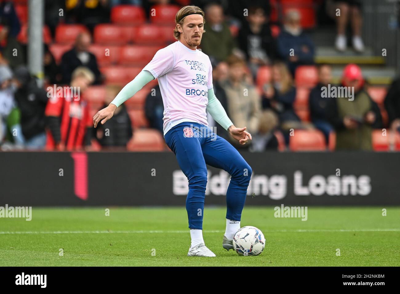 Danny Ward #25 of Huddersfield Town during the pre-game warmup Stock ...
