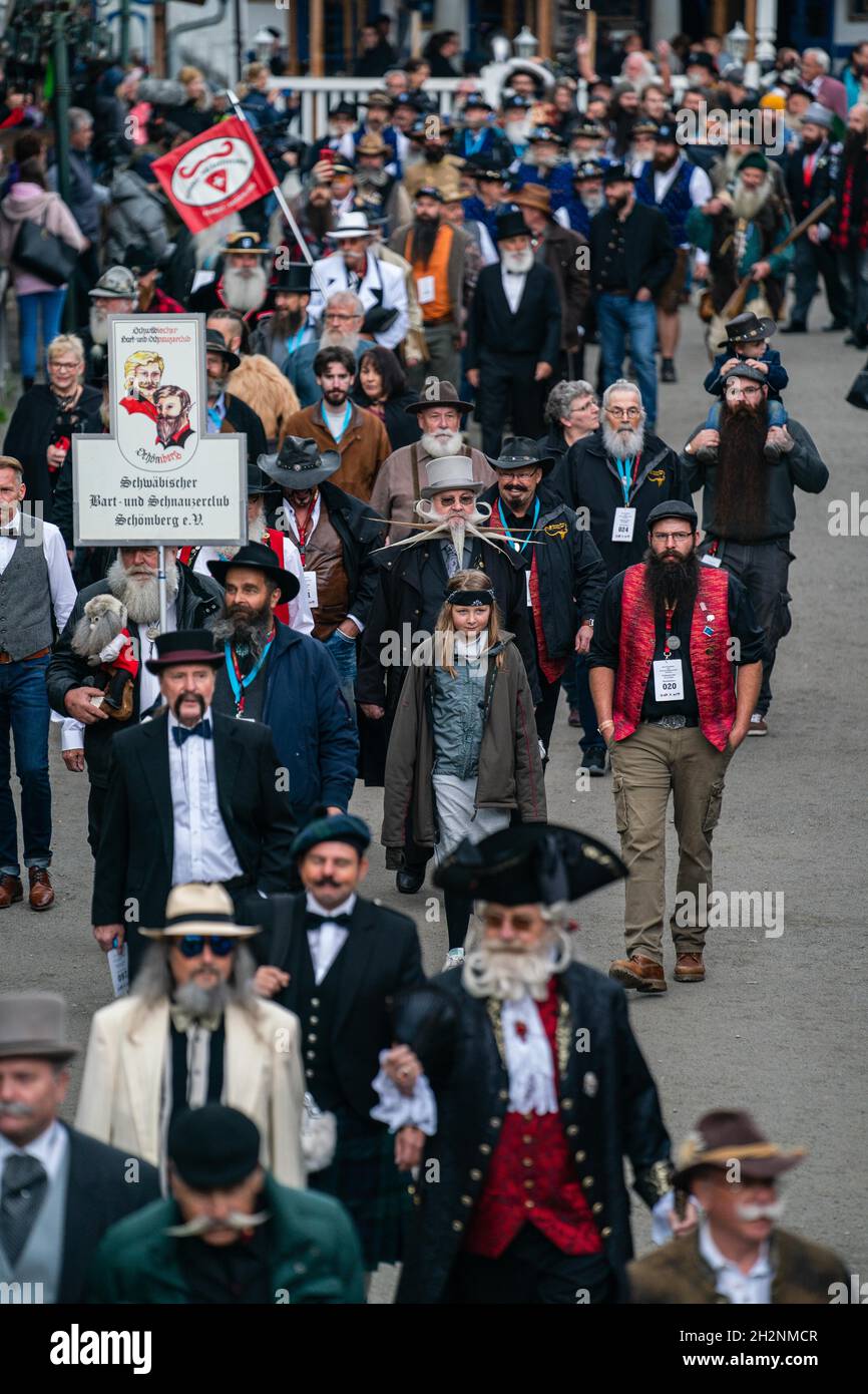 Eging Am See, Germany. 23rd Oct, 2021. Participants of the Beard ...