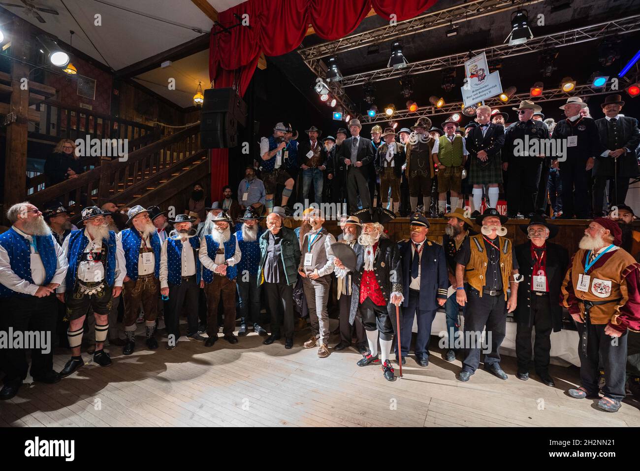 Eging Am See, Germany. 23rd Oct, 2021. The participants of the Beard ...