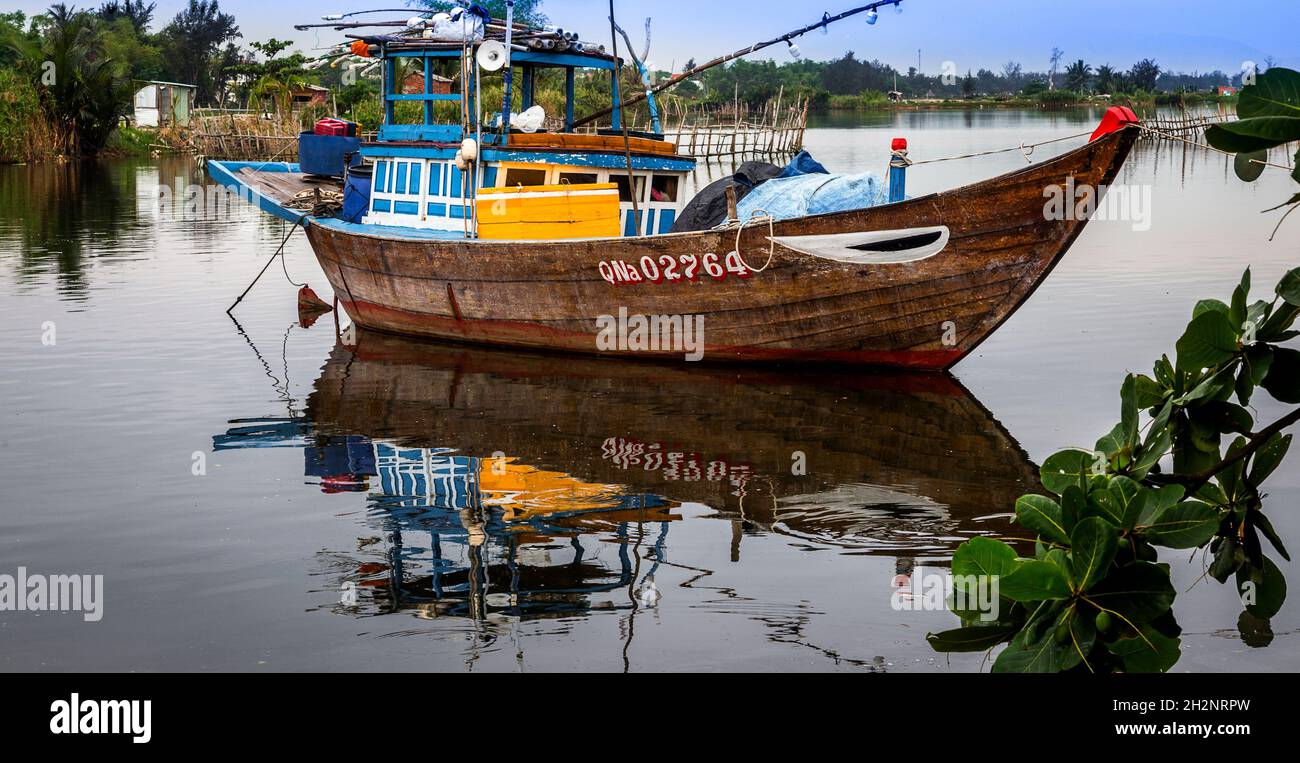 Reflection fishing boat hi-res stock photography and images - Alamy